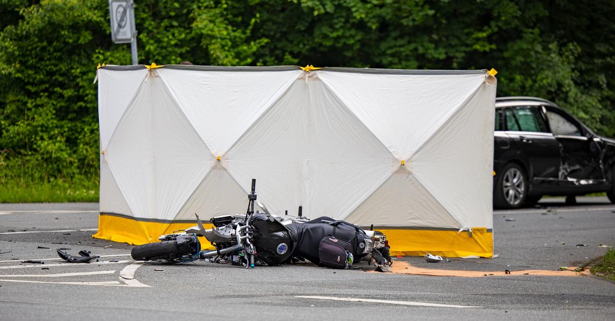 Tödlicher Unfall in Darmstadt: Auto und Motorrad kollidieren